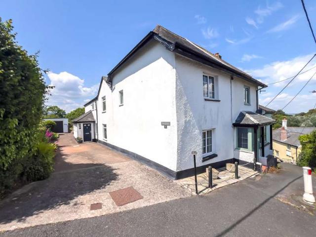 3 Bedroom End Of Terrace House