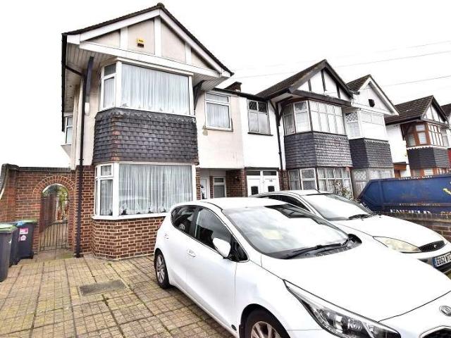 3 Bedroom End Of Terrace House