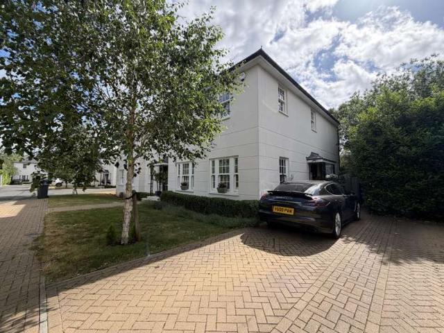 3 Bedroom End Of Terrace House