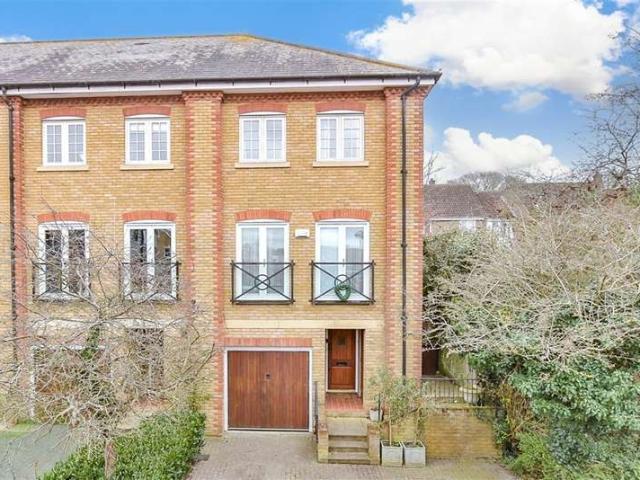 3 Bedroom End Of Terrace House