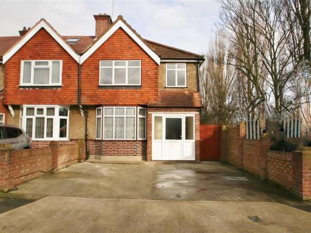 3 Bedroom End Of Terrace House