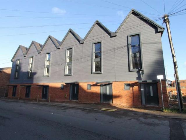 3 Bedroom End Of Terrace House