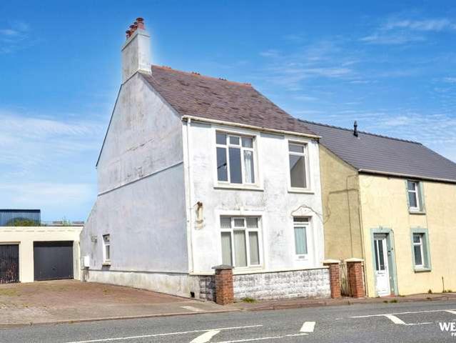 3 Bedroom End Of Terrace House