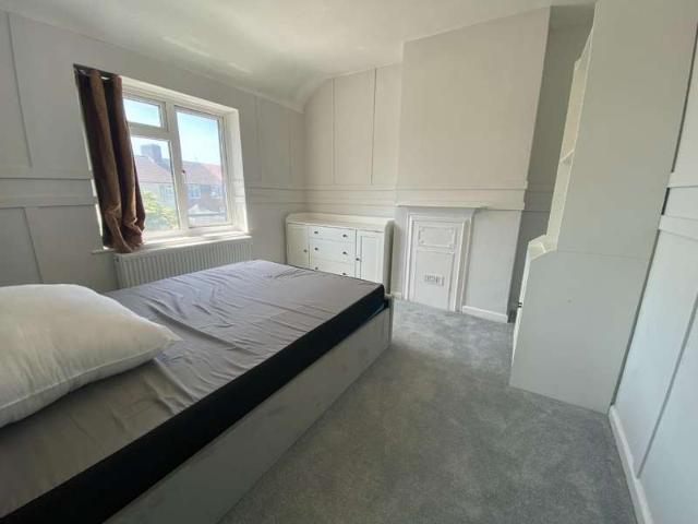 3 Bedroom End Of Terrace House