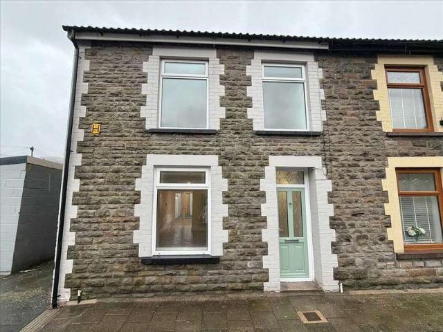 3 Bedroom End Of Terrace House