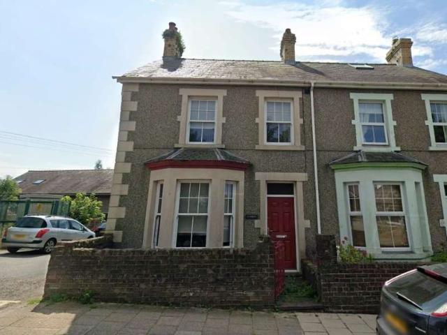 3 Bedroom End Of Terrace House