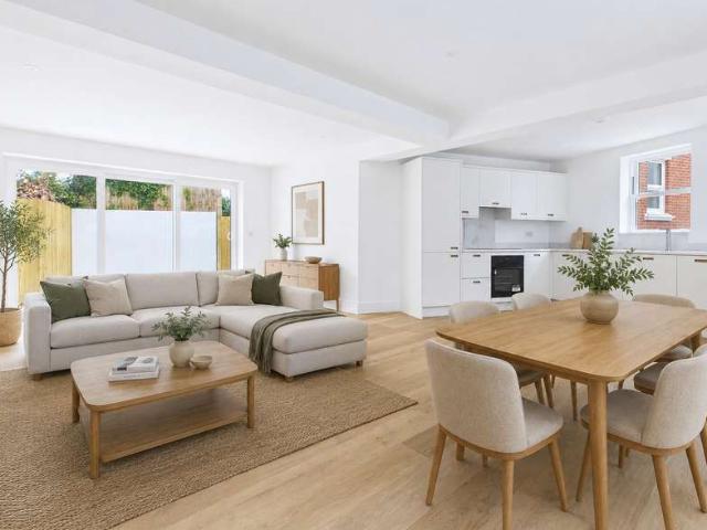 3 Bedroom End Of Terrace House