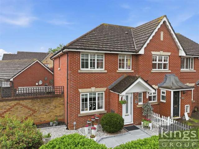 3 Bedroom End Of Terrace House