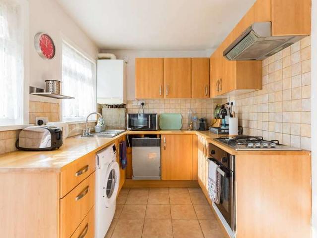 3 Bedroom End Of Terrace House