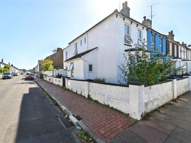3 Bedroom End Of Terrace House