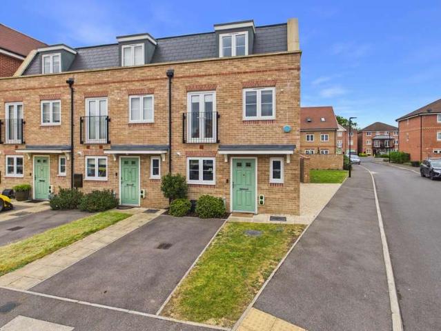 3 Bedroom End Of Terrace House
