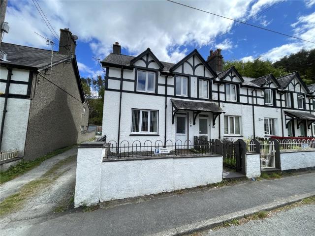 3 bedroom end of terrace house