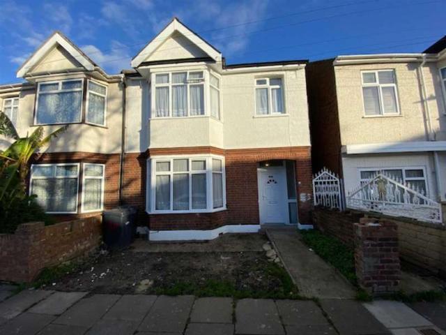 3 Bedroom End Of Terrace House