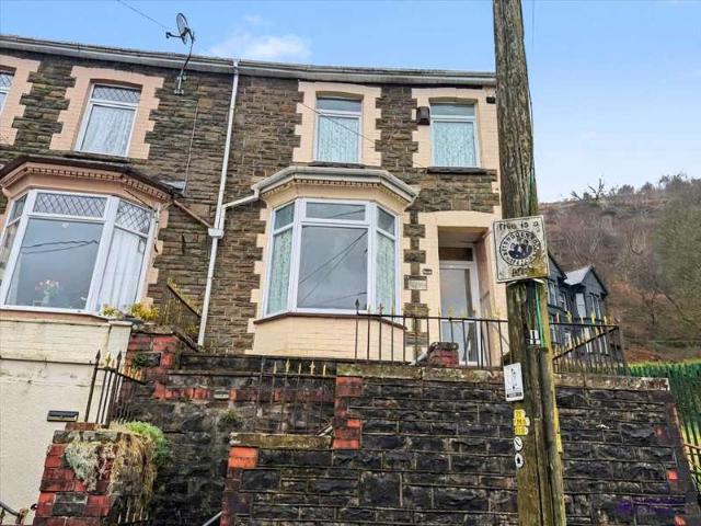 3 Bedroom End Of Terrace House