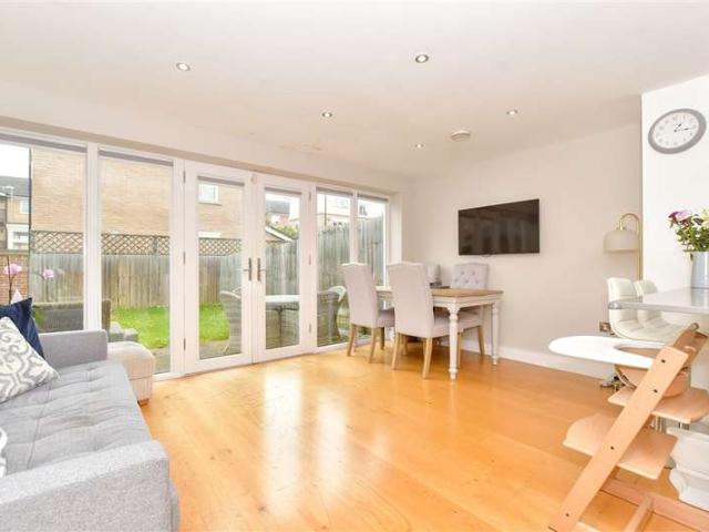 3 Bedroom End Of Terrace House