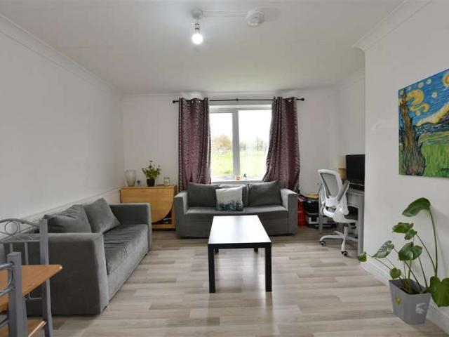 3 Bedroom End Of Terrace House