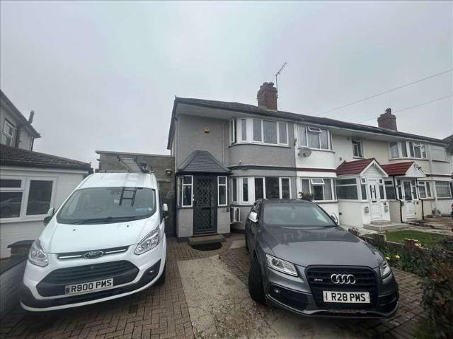 3 Bedroom End Of Terrace House