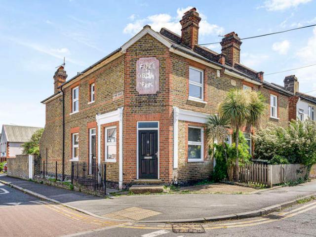 3 Bedroom End Of Terrace House