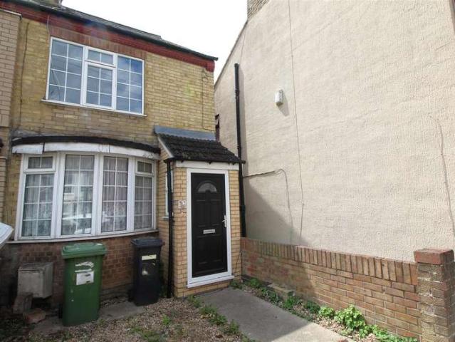 3 Bedroom End Of Terrace House