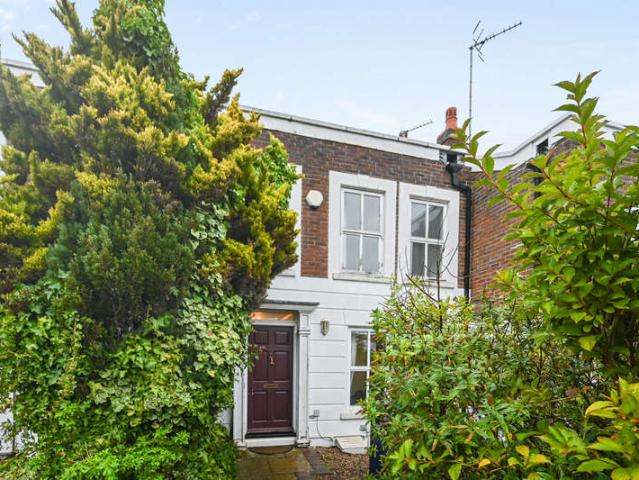 3 Bedroom End Of Terrace House