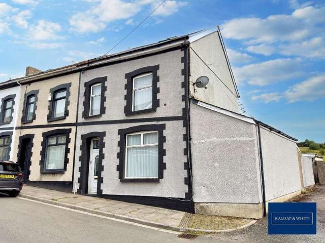 3 Bedroom End Of Terrace House