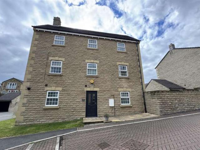 3 Bedroom End Of Terrace House