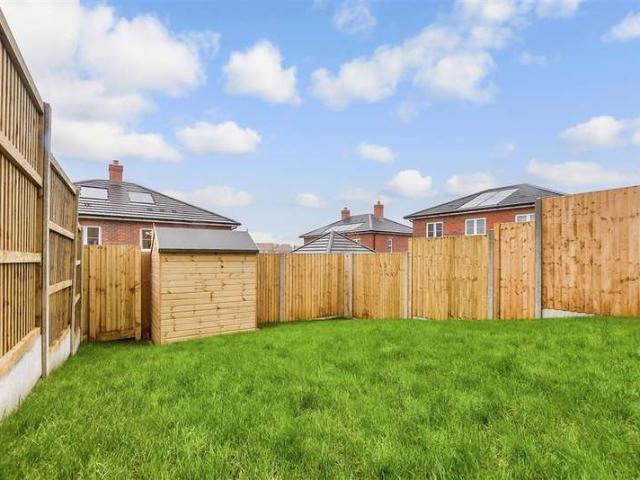 3 Bedroom End Of Terrace House