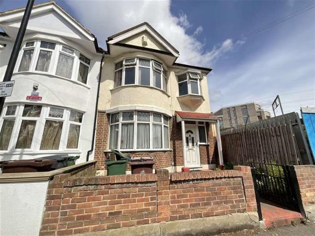3 Bedroom End Of Terrace House