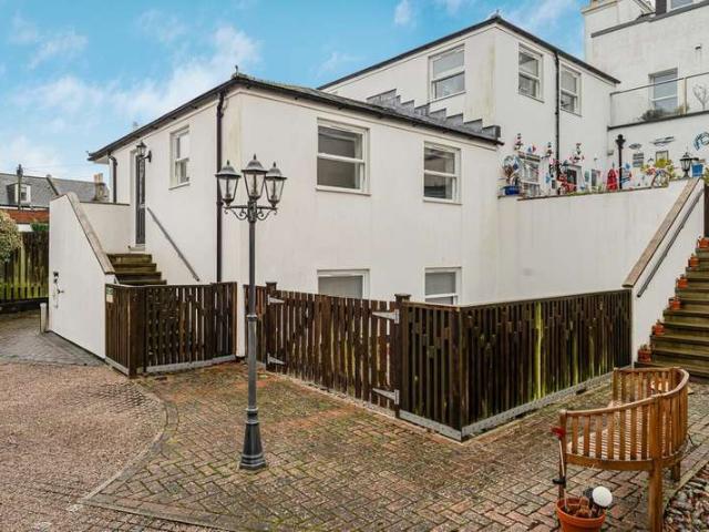 3 Bedroom End Of Terrace House