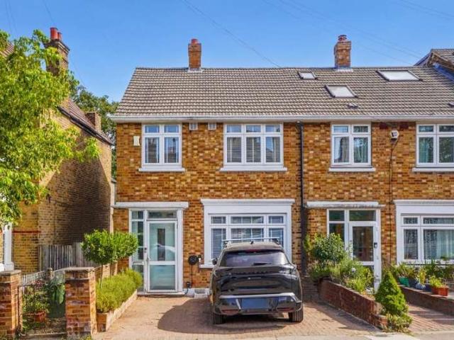 3 Bedroom End Of Terrace House