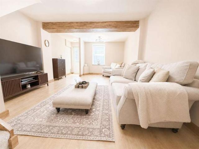 3 Bedroom End Of Terrace House