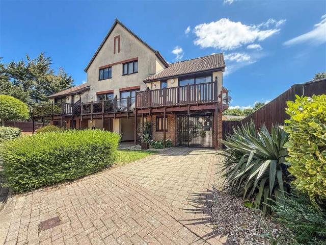 3 Bedroom End Of Terrace House
