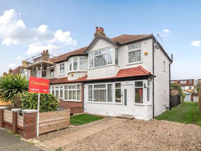3 Bedroom End Of Terrace House