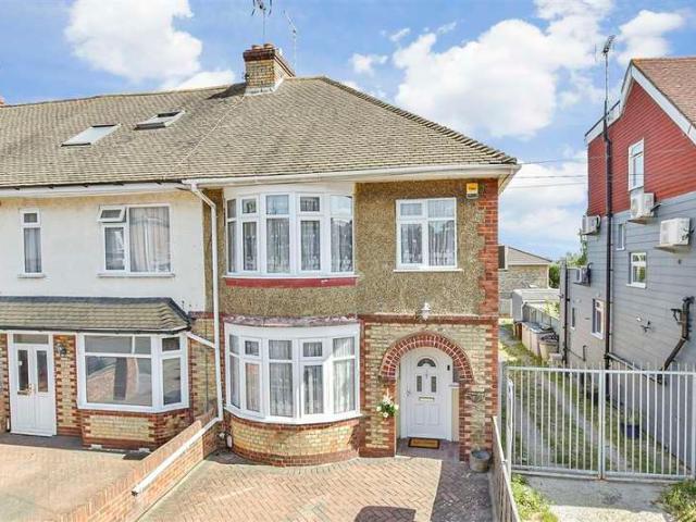 3 Bedroom End Of Terrace House