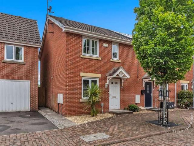 3 Bedroom End Of Terrace House
