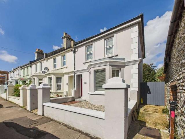 3 Bedroom End Of Terrace House