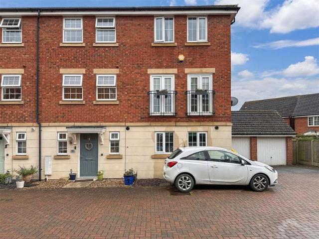 3 Bedroom End Of Terrace House