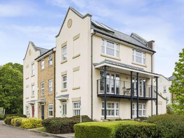 3 Bedroom End Of Terrace House