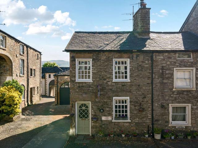 3 Bedroom End Of Terrace House