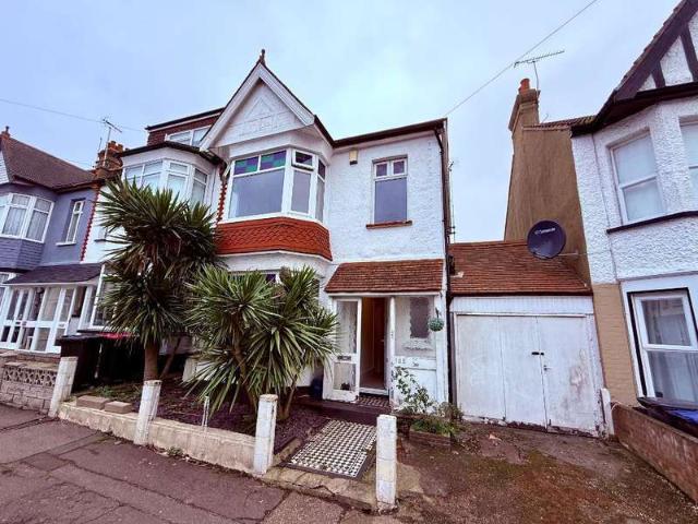 3 Bedroom End Of Terrace House