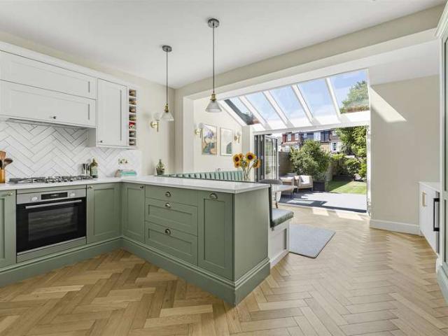 3 Bedroom End Of Terrace House