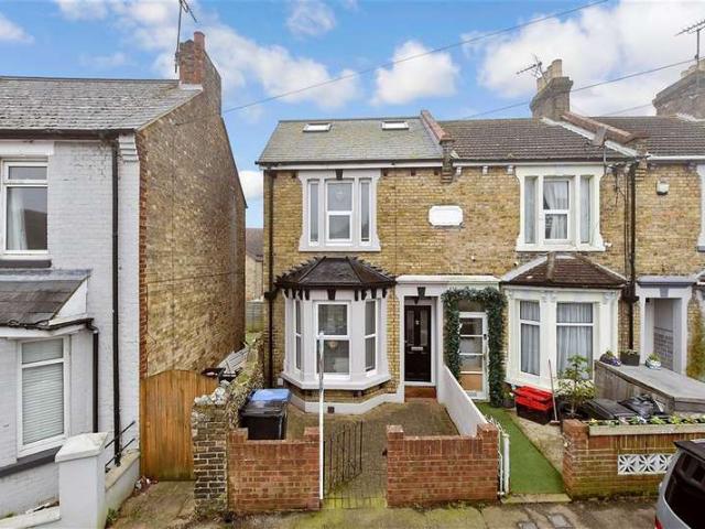 3 Bedroom End Of Terrace House