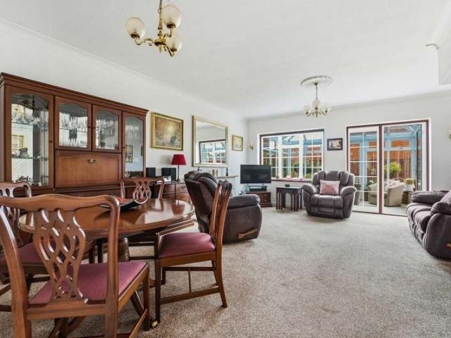 3 Bedroom End Of Terrace House