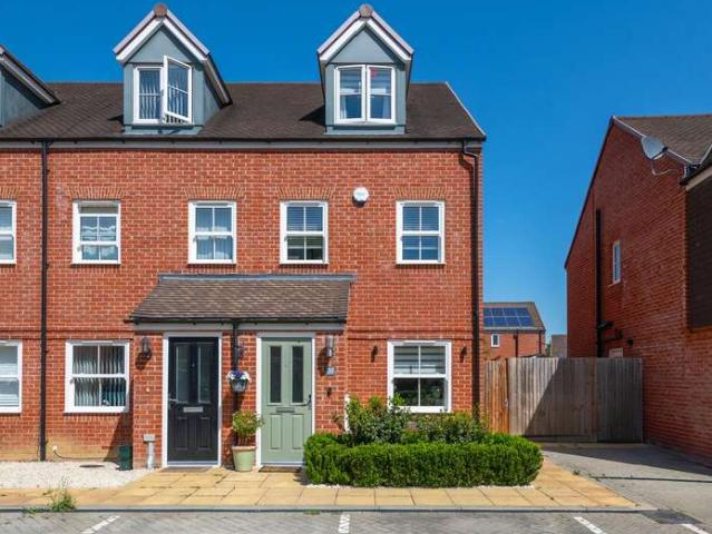 3 Bedroom End Of Terrace House