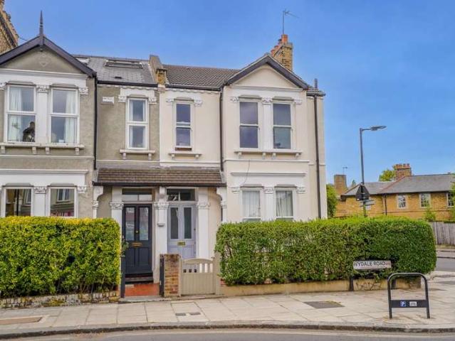 3 Bedroom End Of Terrace House