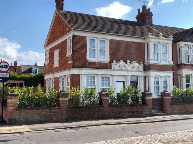 3 Bedroom End Of Terrace House