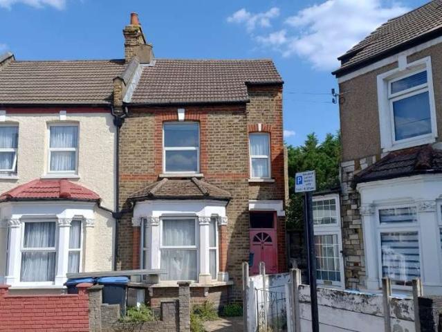 3 Bedroom End Of Terrace House
