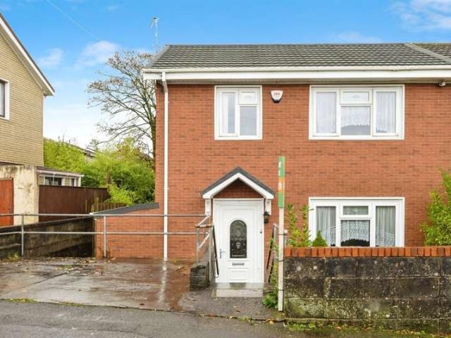 3 Bedroom End Of Terrace House