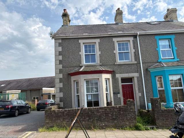 3 Bedroom End Of Terrace House