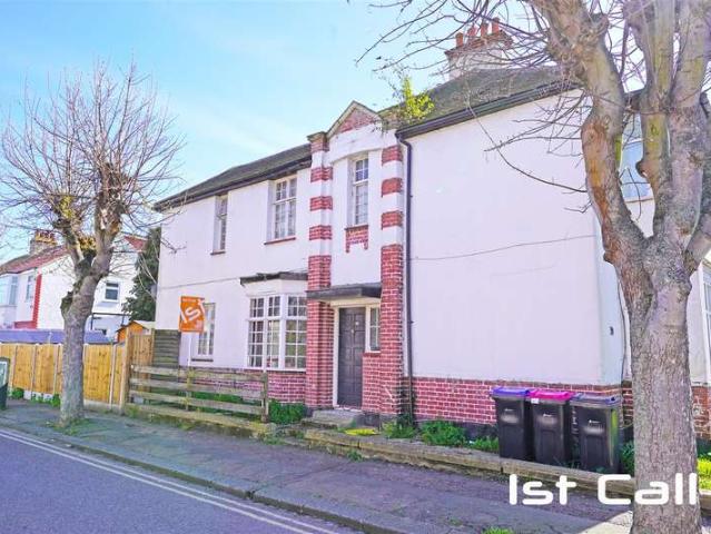 3 Bedroom End Of Terrace House